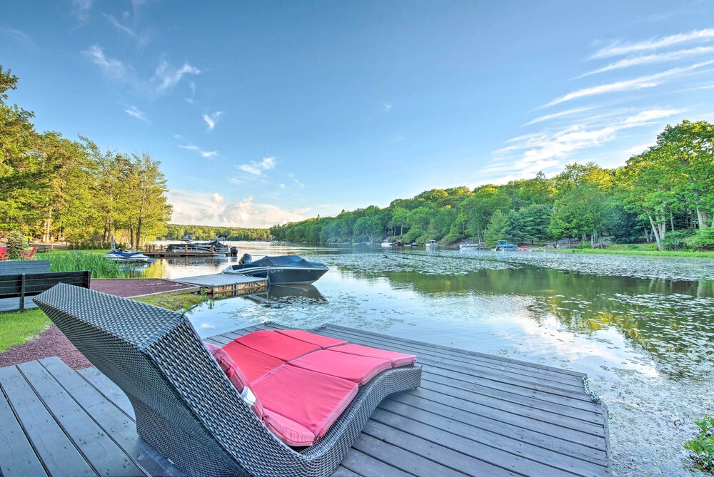 Hot Tub & Fire Pit: Waterfront Lake Harmony Home - Lake Harmony, PA