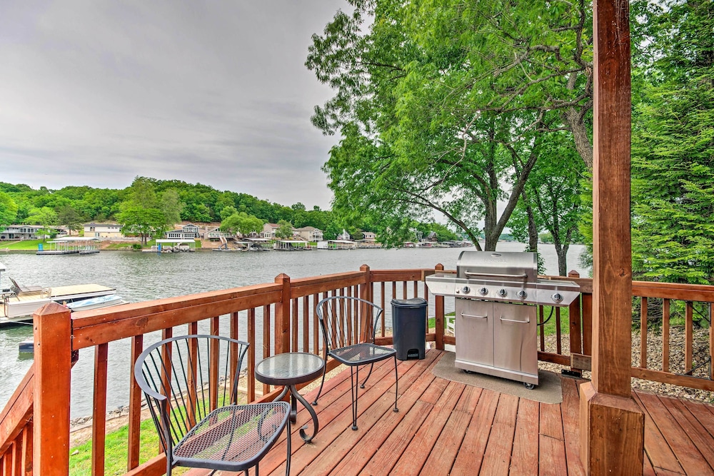 Waterfront Lake Ozark Home W/ Decks, Fire Pit - Lake Ozark, MO