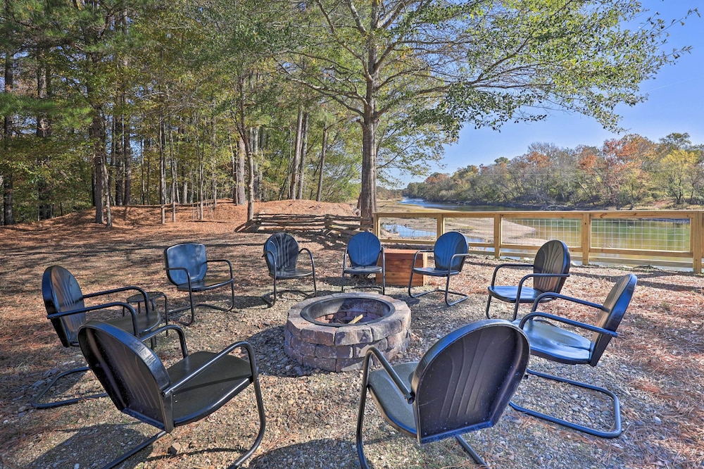 Waterfront Deck: Home On Ouachita River! - Arkadelphia, AR