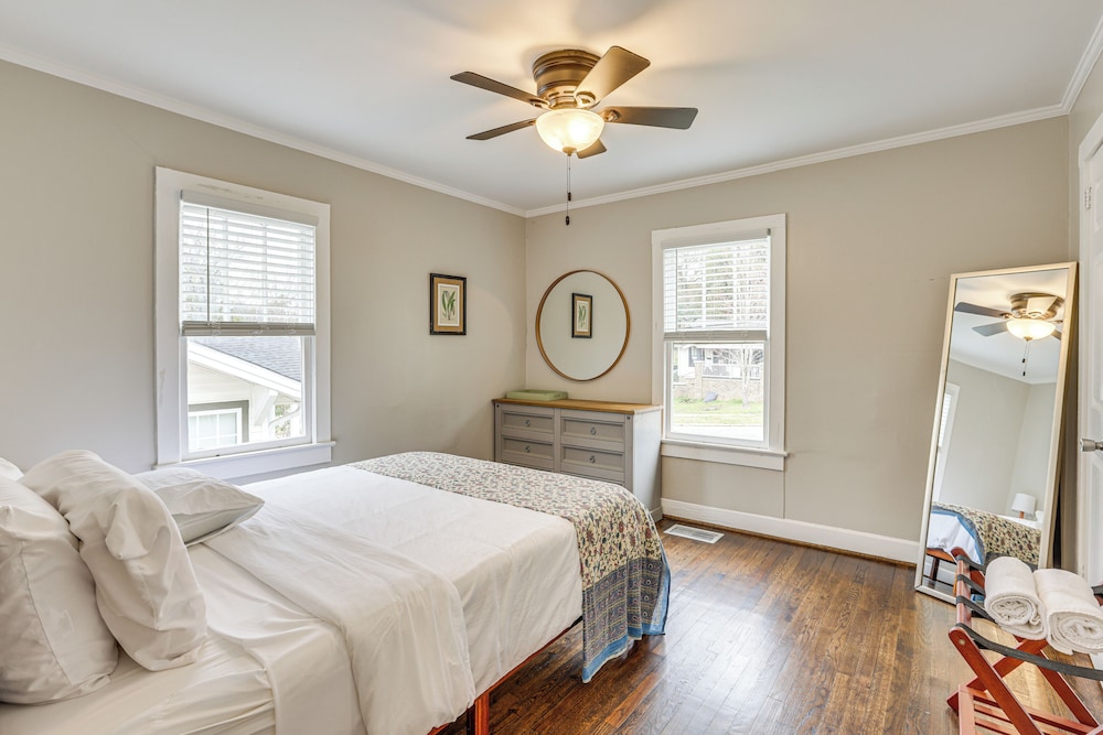 Walk To Ruffner Mountain: Family Home W/ Yard - Birmingham, AL