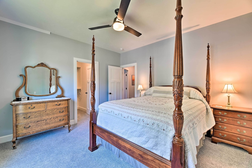 Charming Lake Erie Getaway: Walk To Beach! - North East, PA