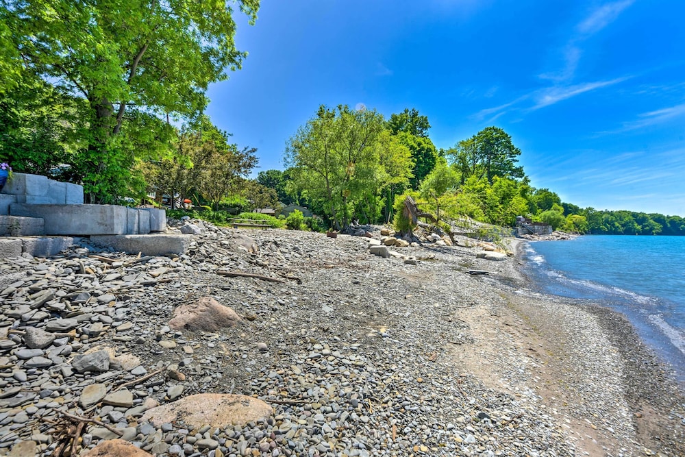 Charming Lake Erie Getaway: Walk To Beach! - North East, PA