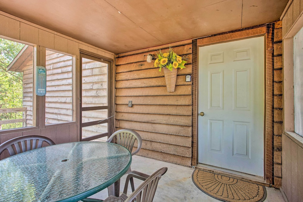 Cozy, Secluded Davis Cabin On 60 Wooded Acres - Davis, OK