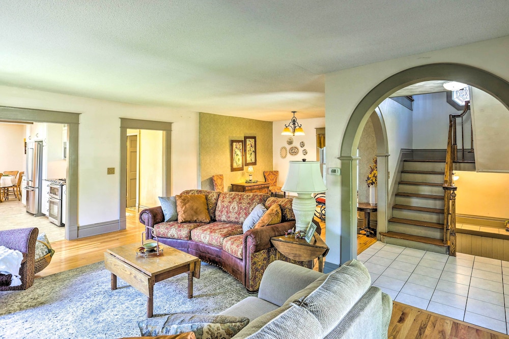 Walk To Dtwn: Historic Gem W/ Deck In Rapid City - Rapid City, SD