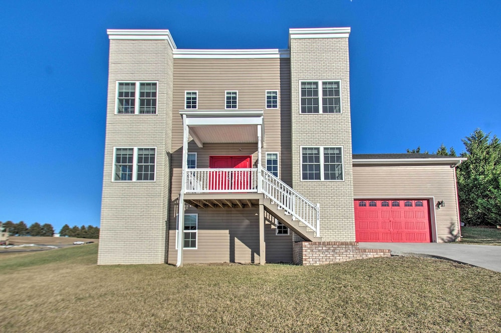 Harrisonburg Retreat W/ Hot Tub ~ 2 Mi To Jmu - Harrisonburg, VA