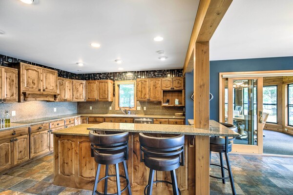 Lakefront Hayward Home W/ Game Room & Private Dock - Chippewa Flowage, Hayward