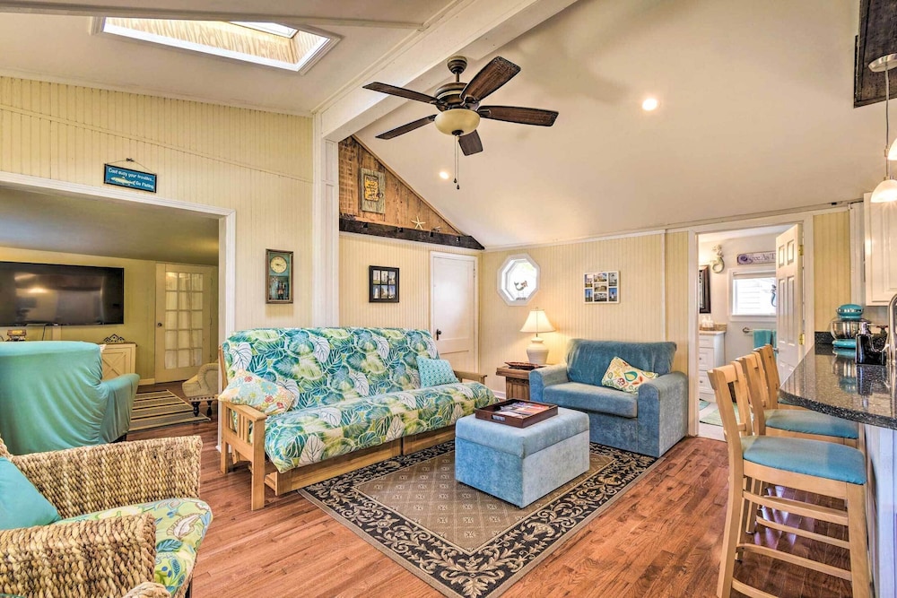 Lakeside Kent Home W/ Pier + Boat Ramp Access - State of New York