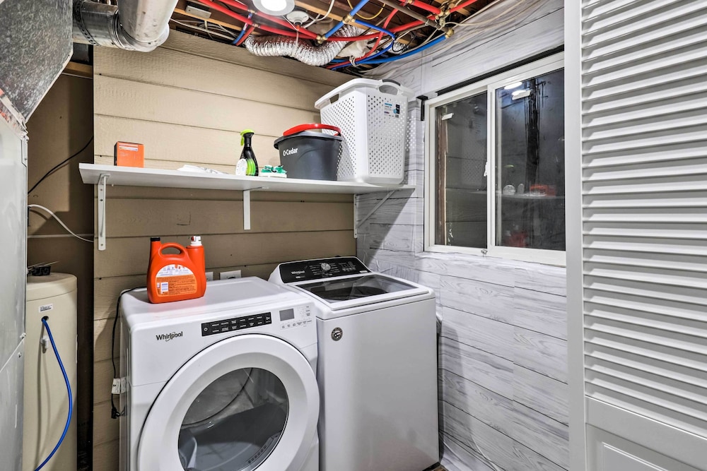 Magna Home, Near Great Salt Lake State Park! - Utah