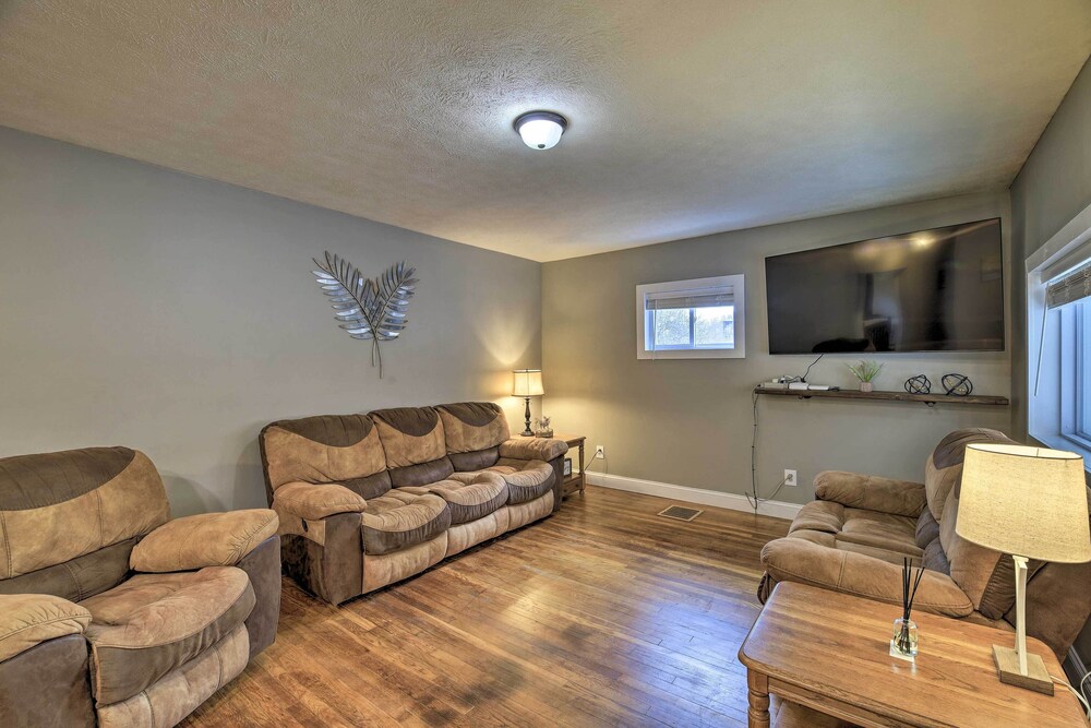 Mullens Cabin W/ Gas Grill & Mountain Views! - Twin Falls Resort State Park, Mullens
