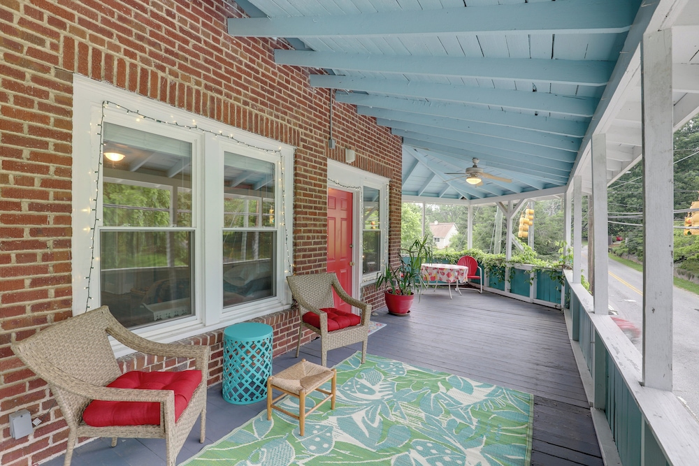 Lovely Hendersonville Retreat ~ 1 Mi To Downtown! - Hendersonville, NC