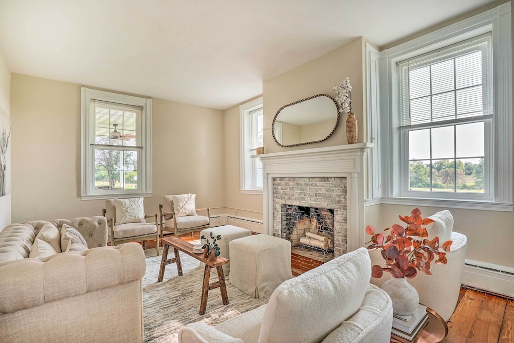 Upscale Country Home W/ Fire Pit In Taneytown! - Hanover, PA