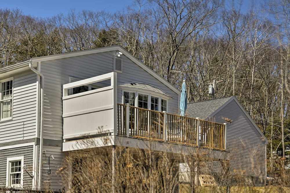 Peaceful Waterfront Apt W/ Deck, 22 Mi To Portland - Freeport