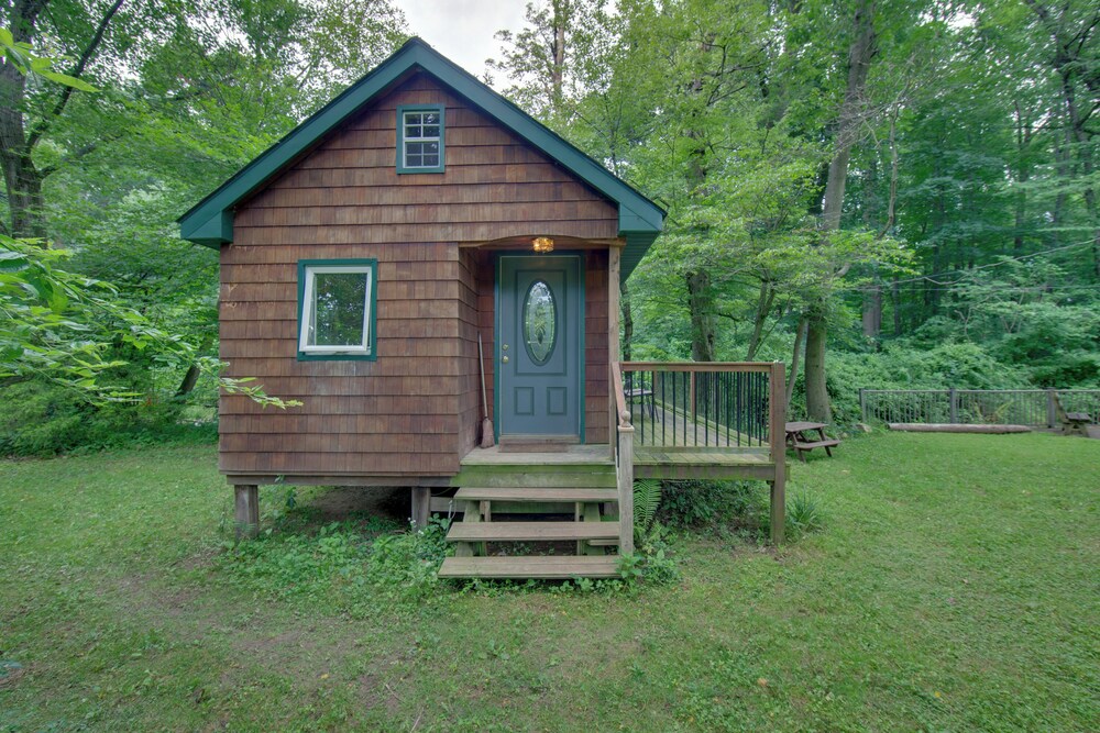 Tranquil Creekside Cabin In Dutch Country! - Morgantown, PA