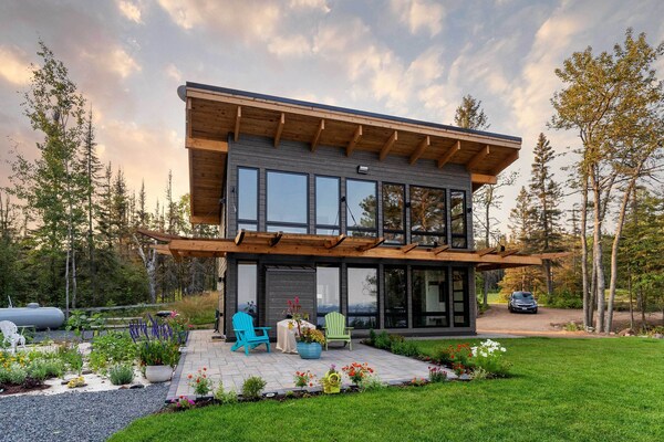 Office & Fire Pit: Waterfront Lake Superior Cabin! - Two Harbors, MN