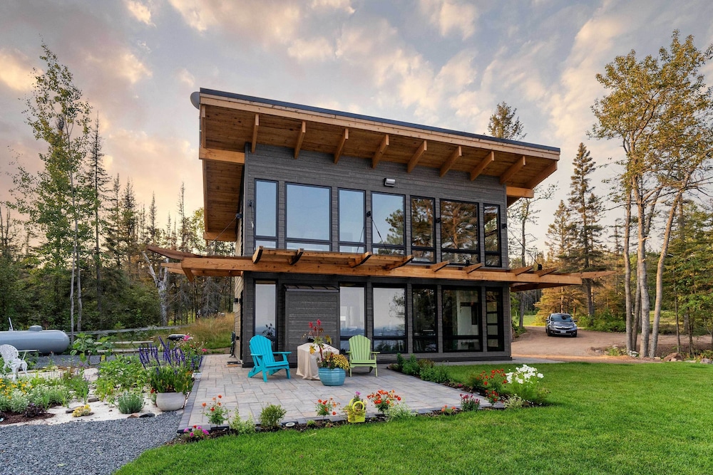 Office & Fire Pit: Waterfront Lake Superior Cabin! - Gooseberry Falls State Park, Two Harbors