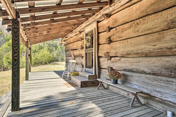 Unique Loft Cabin: Fire Pit & Fishing Access! - Humboldt, TN