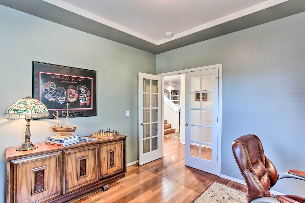 Tacoma Home W/ Garden + Pond ~ 3 Mi To Beach! - Tacoma, WA