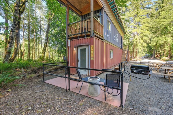 Steps To Foothills Trail: Unique Carbonado Studio - Enumclaw, WA