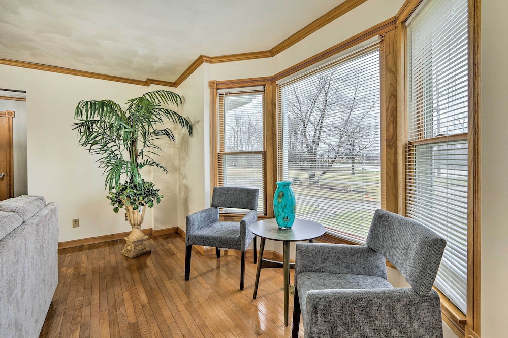 5-acre Vacation Home W/ Woods & Hiking Ground - Canal Winchester, OH