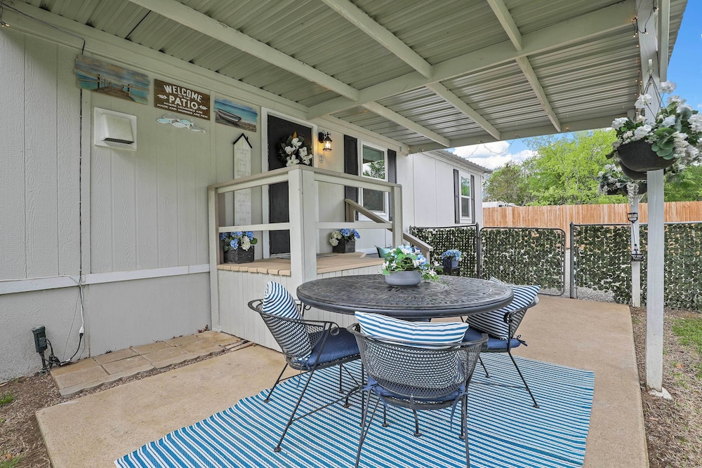 Near Water: Lake Dallas Home W/ Furnished Patio! - Southlake, TX