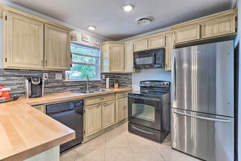 6 Mi To Fort Hood & Universities: Killeen Home - Killeen, TX