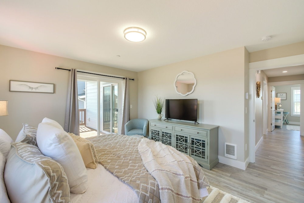 Pet-friendly Retreat W/ Fenced Yard, Walk To Beach - Ocean Shores, WA