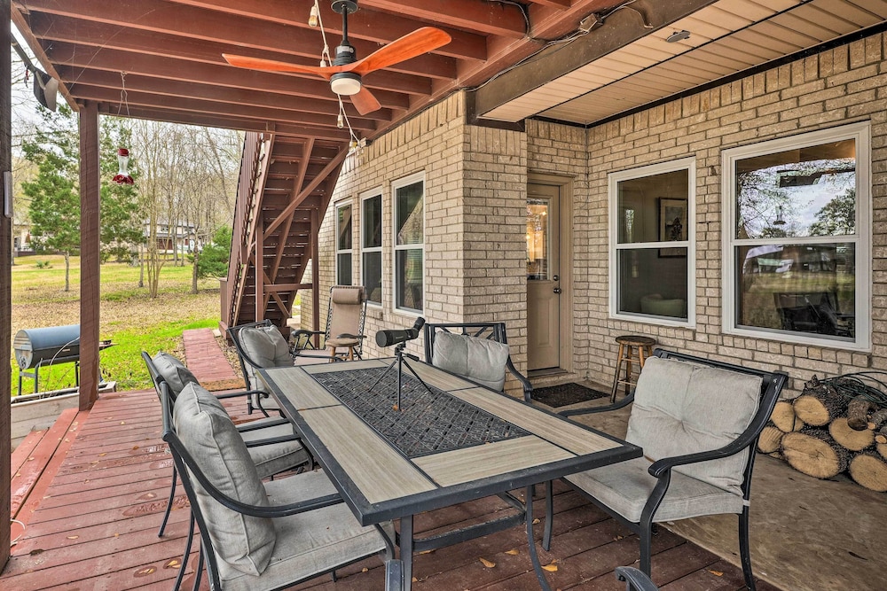 Waterfront Home W/ Boat Dock On Lake Conroe! - Lake Conroe, TX