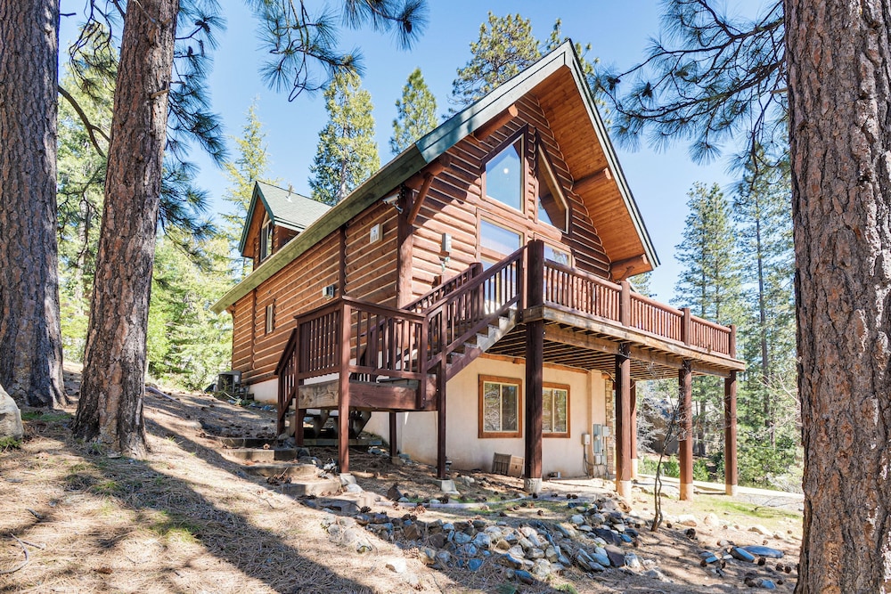 2 Cabins: Group & Family Getaway In Arnold! - Murphys, CA
