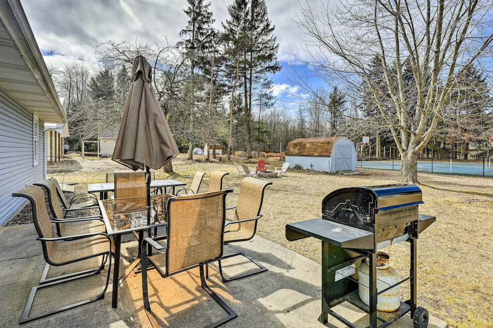 Mears Abode W/ Pool Access, Near Silver Lake! - Silver Lake State Park, Mears