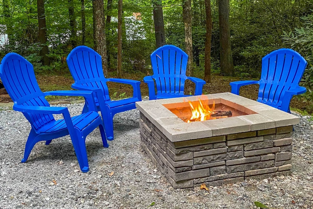 2 Mi To Sapphire Resort: Home W/ Hot Tub & Games! - Cashiers
