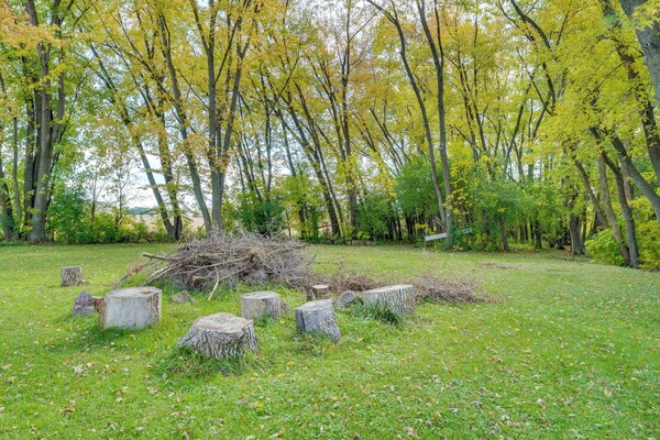 Quaint & Family-friendly Watertown Farmhouse! - Deerfield, WI