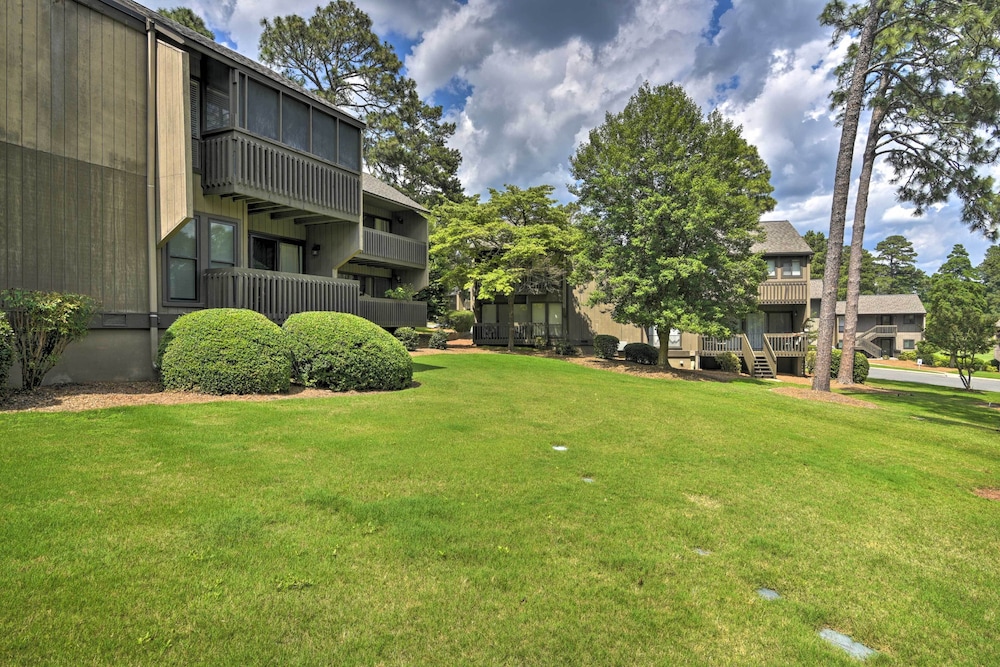 Quiet Pinehurst Condo With Patio On Golf Course! - Lake Sequoia, Seven Lakes