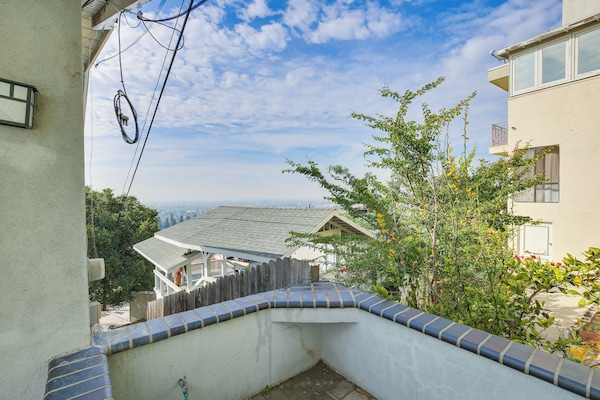 Convenient Whittier Retreat: Furnished Deck, Views - Downey, CA
