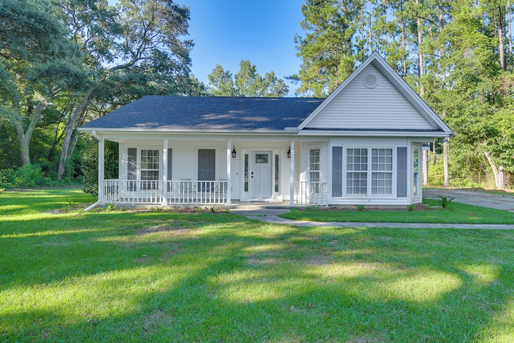 Peaceful Fairhope Cottage W/ Covered Patio! - Fairhope, AL