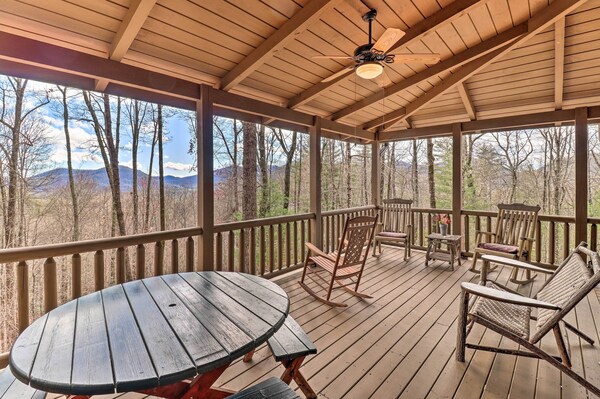Private Sapphire Valley Resort Cabin W/ Mtn Views! - Cashiers, NC