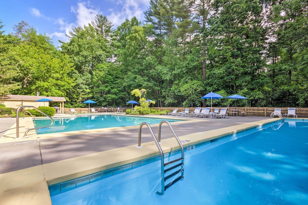 Private Sapphire Valley Resort Cabin W/ Mtn Views! - Cashiers, NC