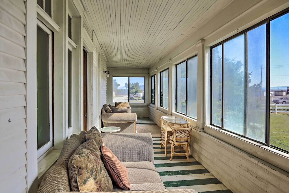 Lovell Home Drive To Bighorn Mtn, Yellowstone - Splash Pad, Cowley