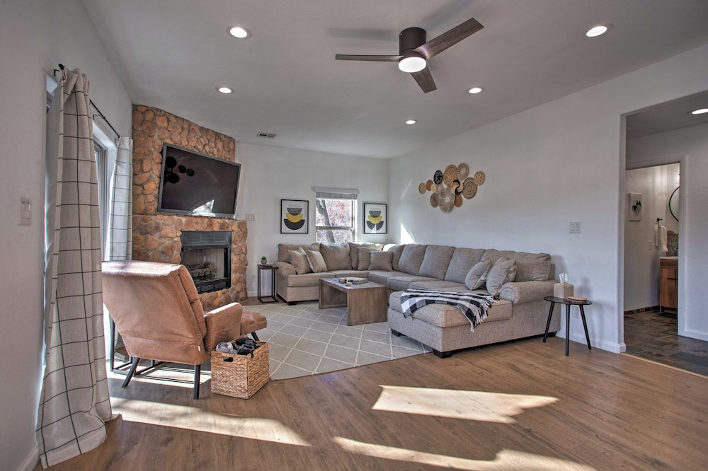 Medicine Park Cabin W/ Mountain Views! - Elgin, OK