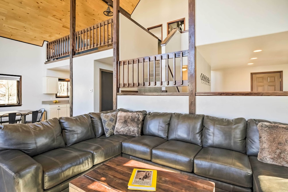 Spacious Fairplay Cabin W/ Views ~ 21 Mi To Breck! - Fairplay, CO