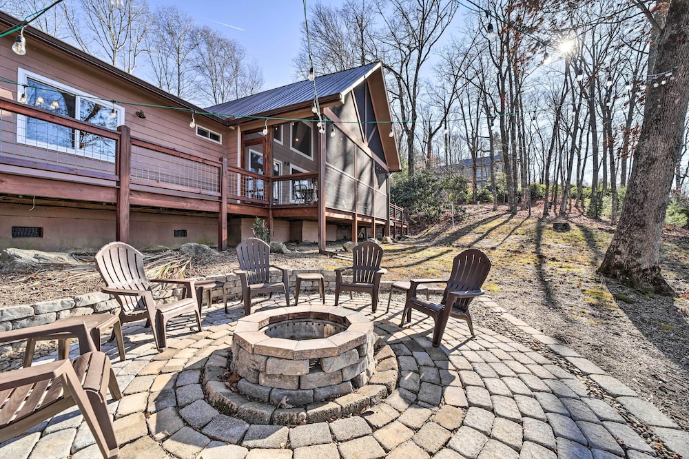 Glenville Serenity Lodge' W/ Lake Views! - Cashiers, NC