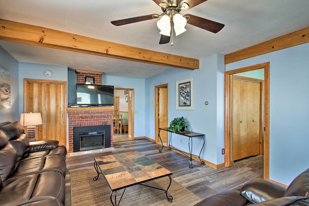 Old Ocean Beach Apt By Pier + Palace Playland - Old Orchard Beach, Maine