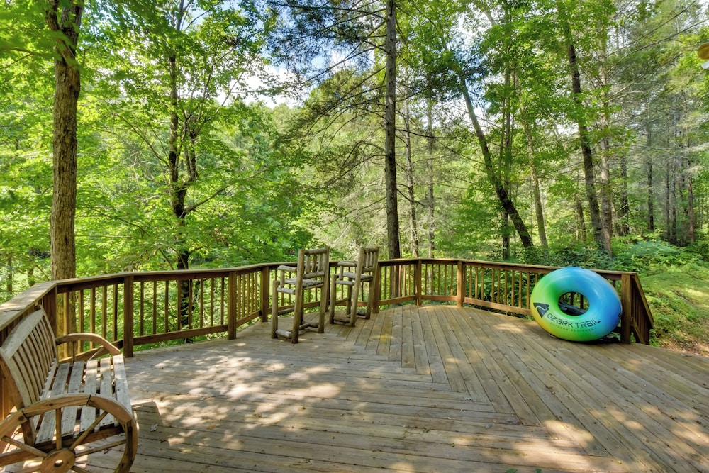 Idyllic Murphy Hideaway W/ Multi-level Deck! - Murphy, NC