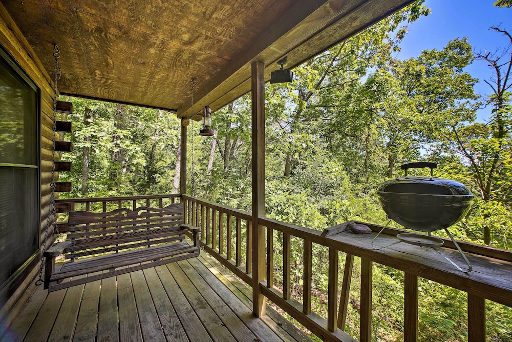 Secluded Studio W/ Deck ~ 8 Miles To Beaver Lake! - Eureka Springs, AR