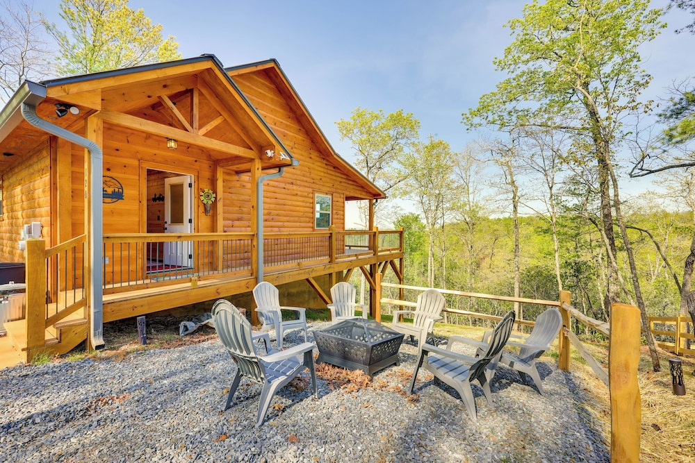 Beautiful Murphy Cabin W/ Mountain View & Fire Pit - Murphy, NC