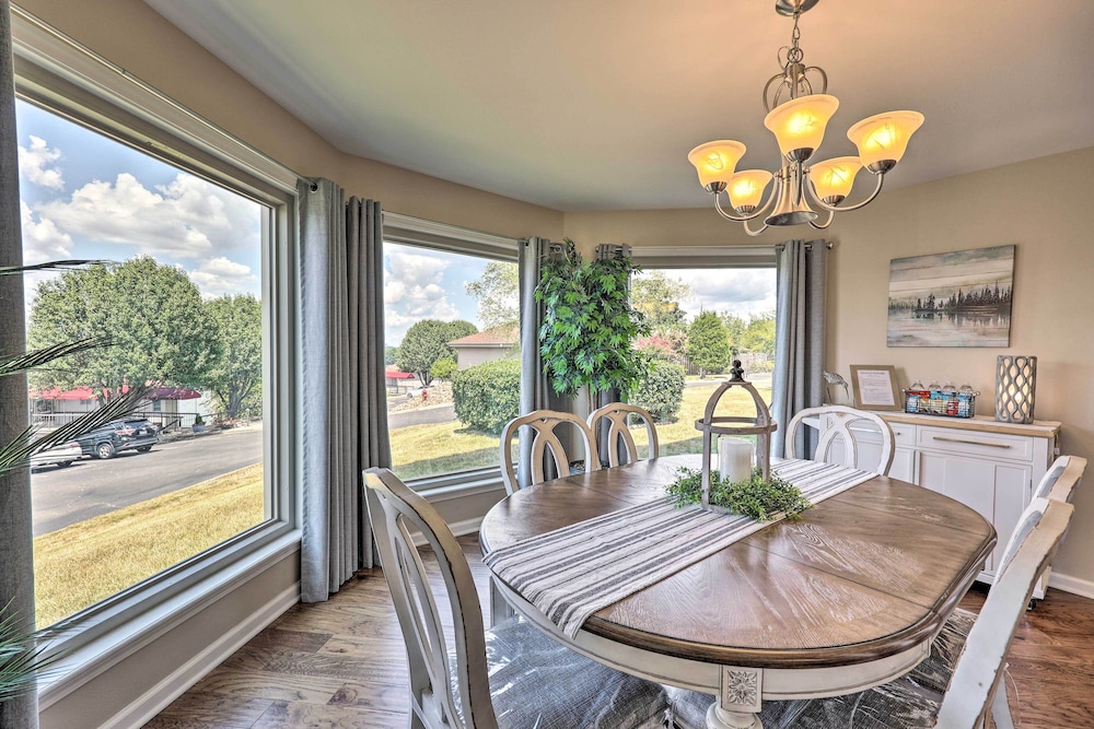 Beautiful Hot Springs Condo W/ Lake Hamilton Views - Lake Hamilton, AR