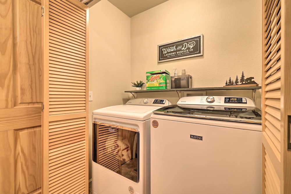 Cold Springs Mountain Cabin: Hot Tub & Generator - Yosemite National Park, CA