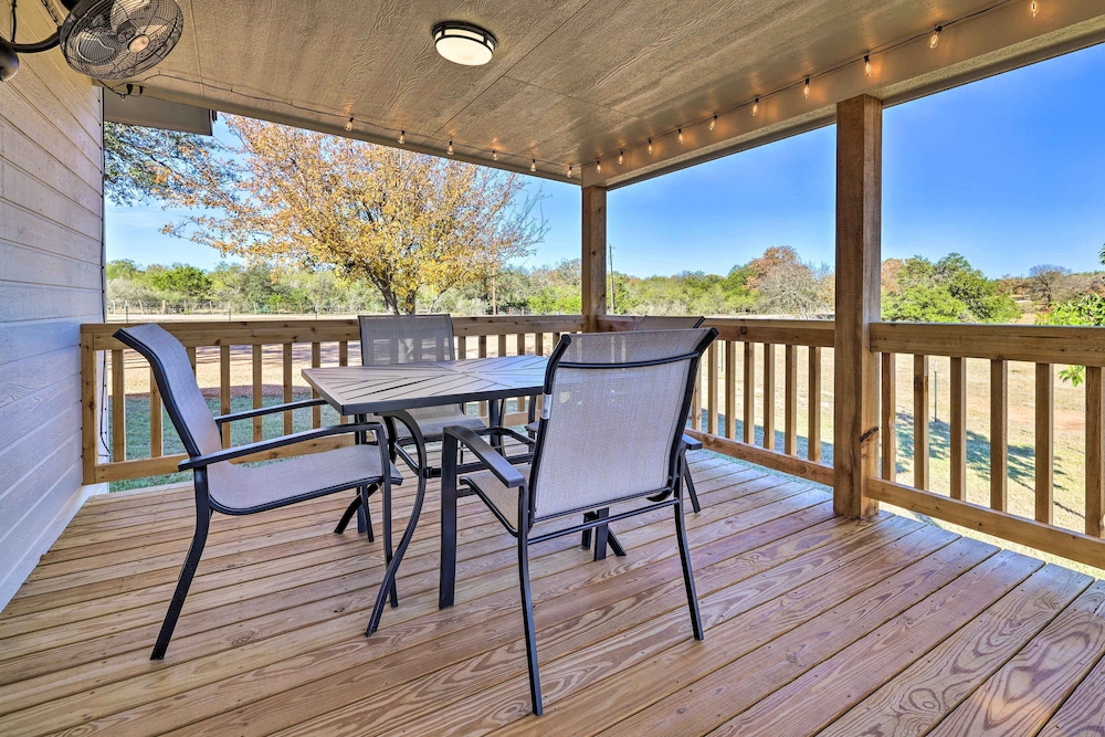 Cozy Fredericksburg Studio Near Wineries! - Fredericksburg, TX