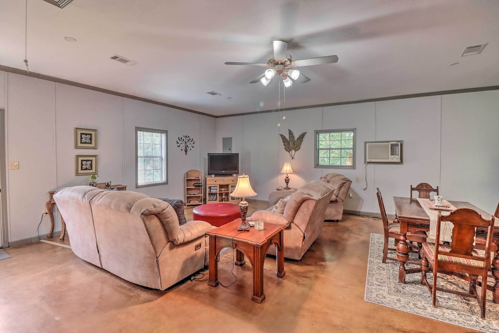 Heavenly Heber Springs Hideaway: Fish & Hike! - West Front Street, AR