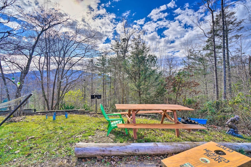 Gatlinburg Mountain-view Cabin: 5 Mi To Downtown - Gatlinburg