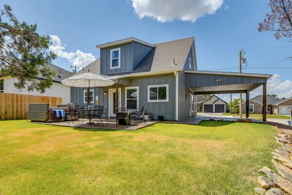 Hot Tub & Fire Pit! Cozy Granbury Escape Near Lake - Granbury, TX